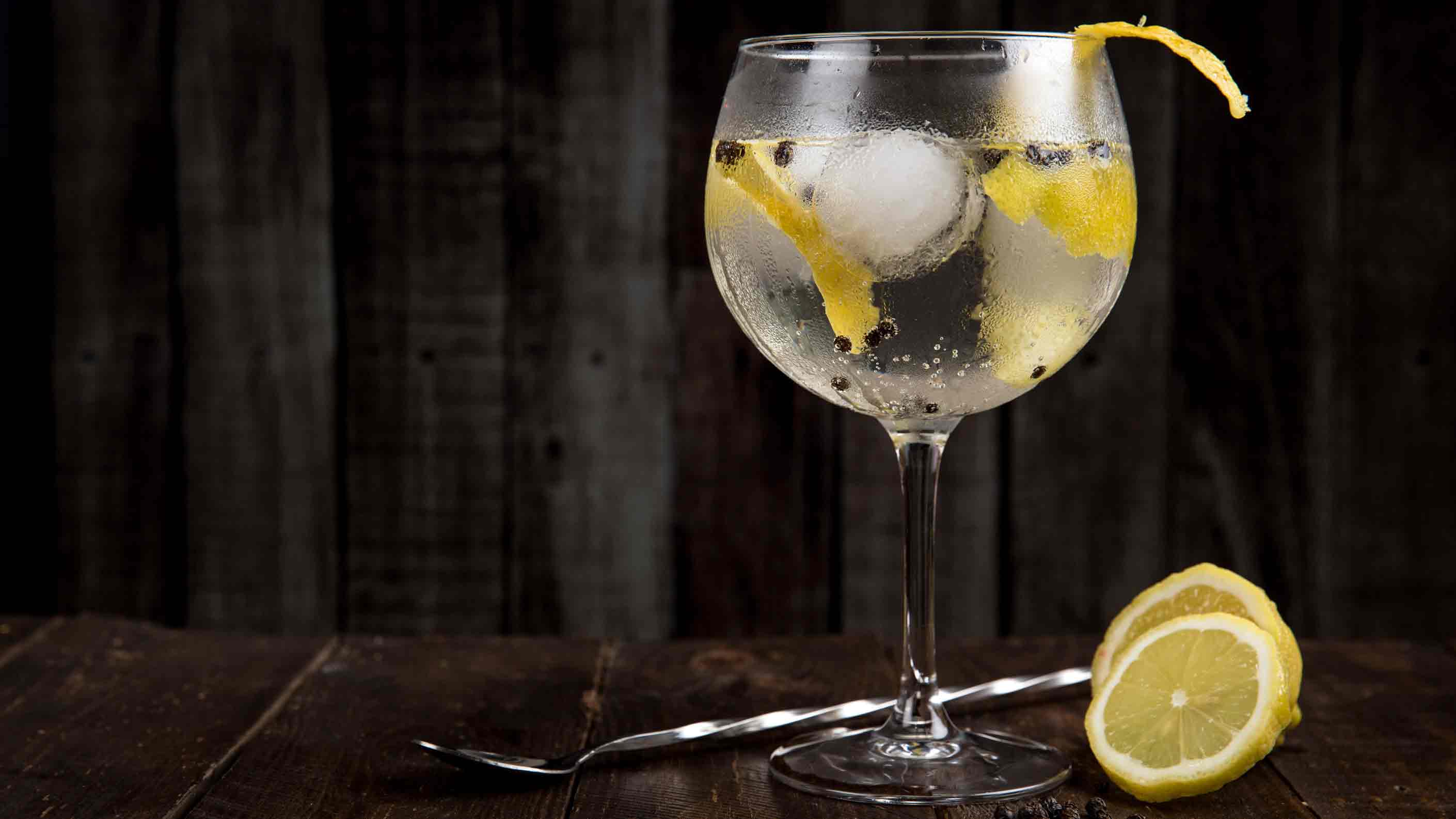 Was es beim Gin-Trinken zu beachten gilt – drei Experten wissen es